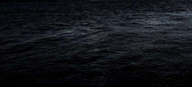 5 Effective Ways To Overcome The Fear Of Dark Water - Delhi Mind Clinic