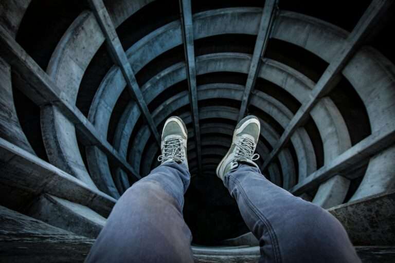 7 Essential Facts About Phobia Of Heights You Should Know - Delhi Mind ...