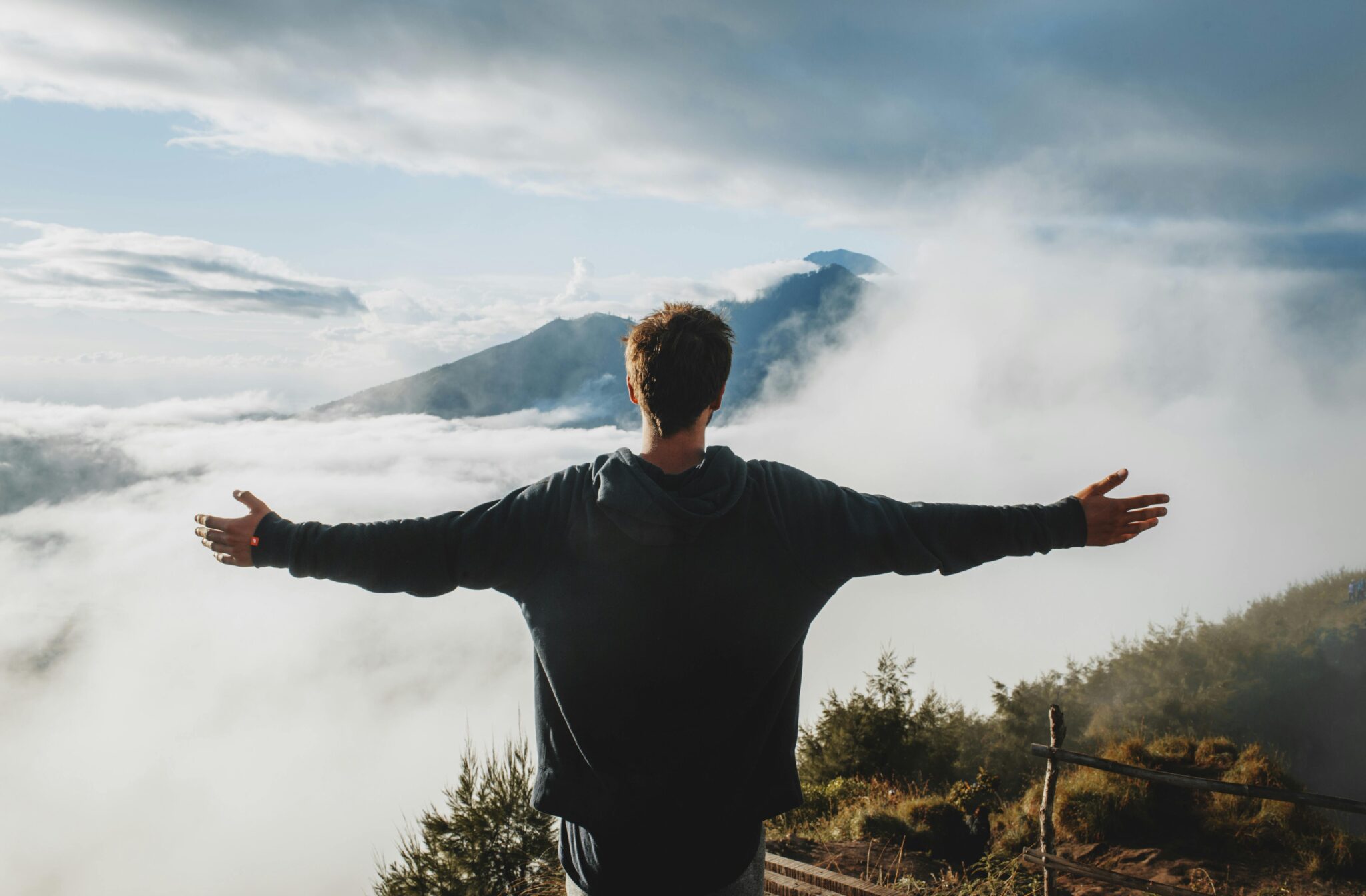 7 Important Facts About Acrophobia: Understanding The Fear Of Heights ...